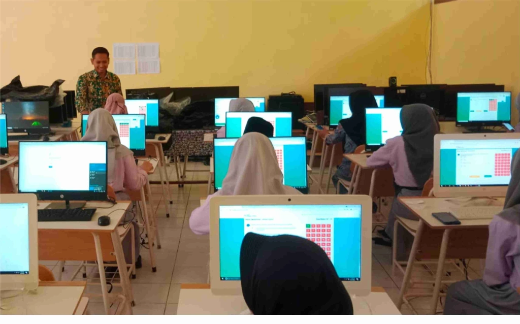 SMAN 2 NGADIROJO – SMADA Sekolah Entrepreneur